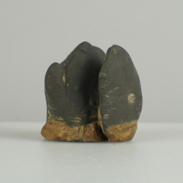 品名 　水石　産地、石の種類などの記載がない商品は仕入れの時点で詳細がわかっておりません。その旨ご了承のほどお願いいたします。サイズ 　高さ　約 4.7センチ　横幅　約 4.2センチ　奥行　約 3.5センチ注意点 　モニターの発色具合によっ...