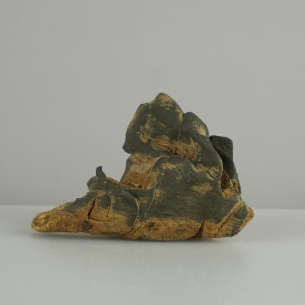 品名 　水石　産地、石の種類などの記載がない商品は仕入れの時点で詳細がわかっておりません。その旨ご了承のほどお願いいたします。サイズ 　高さ　約 8センチ　横幅　約 7センチ　奥行　約 3.9センチ注意点 　モニターの発色具合によって、実際...