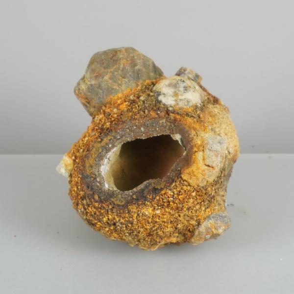 品名 　水石　壺石　産地、石の種類などの記載がない商品は仕入れの時点で詳細がわかっておりません。その旨ご了承のほどお願いいたします。サイズ 　高さ　約 6.8センチ　横幅　約 7センチ　奥行　約 9センチ注意点 　モニターの発色具合によって...