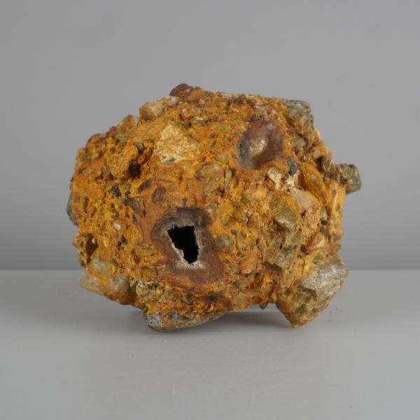 品名 　水石　壺石　産地、石の種類などの記載がない商品は仕入れの時点で詳細がわかっておりません。その旨ご了承のほどお願いいたします。サイズ 　高さ　約 8.5センチ　横幅　約 13センチ　奥行　約 11センチ注意点 　モニターの発色具合によ...