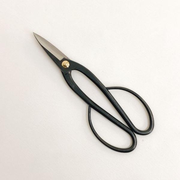 商品名　　剪定ばさみ ケース付き　日本製サイズ　　全長 　 約 20センチ　　　　　横幅 　 約 8センチ　　　　　刃渡り　約 5センチ