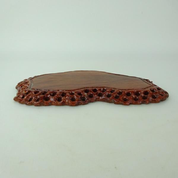 品名 　地板　(卓台/小品卓)サイズ 　高さ　約 1センチ　　横幅　約 18.5センチ　奥行　約 11センチ商品状態 　中古品の為、画像に写っていない小さなヒビ、欠け、キズ、汚れなどある場合があります。注意点 　モニターの発色具合によって、...