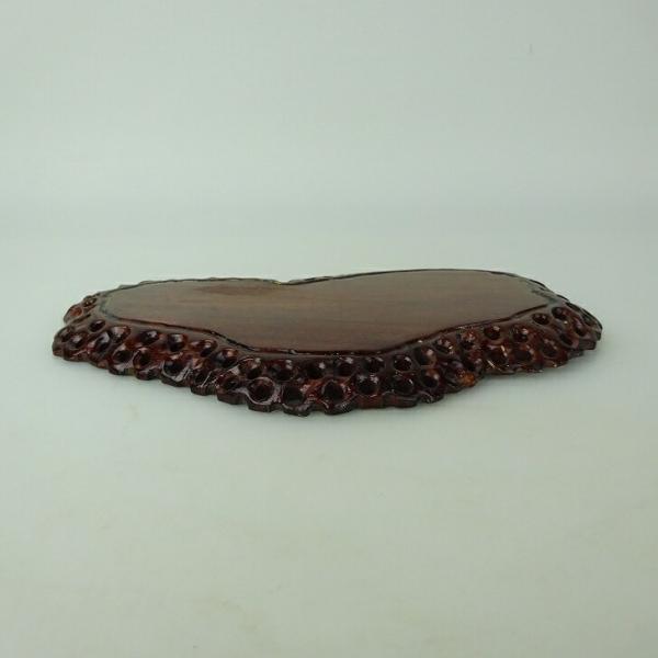 品名 　地板　(卓台/小品卓)サイズ 　高さ　約 1センチ　　横幅　約 18.5センチ　奥行　約 11センチ商品状態 　中古品の為、画像に写っていない小さなヒビ、欠け、キズ、汚れなどある場合があります。注意点 　モニターの発色具合によって、...