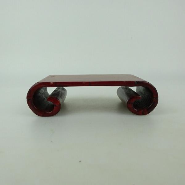 品名 　花台 　(卓台・小品卓)サイズ 　高さ　約 3.3センチ　　横幅　約 12センチ　奥行　約 6センチ商品状態 　中古品の為、画像に写っていない小さなヒビ、欠け、キズ、汚れなどある場合があります。注意点 　モニターの発色具合によって、...