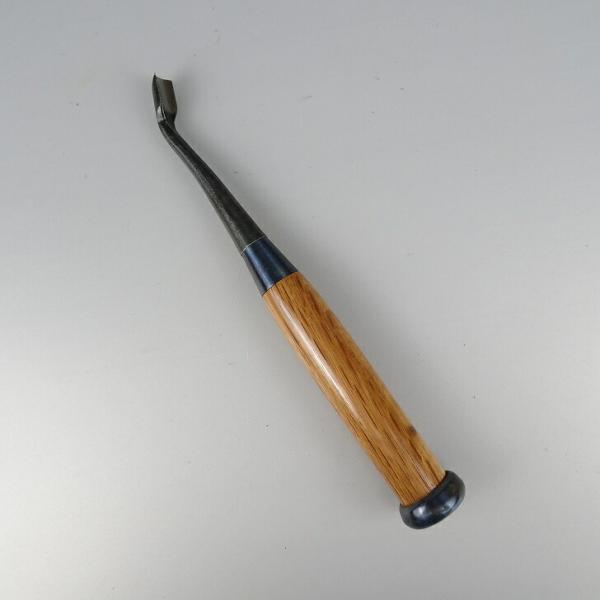 品名　盆栽用 彫刻刀　（芳光）サイズ　全長　約 21 センチ　刃渡　約 1.2 センチ注意点　モニターの発色具合によって、実際のものと色が異なる場合がございます。