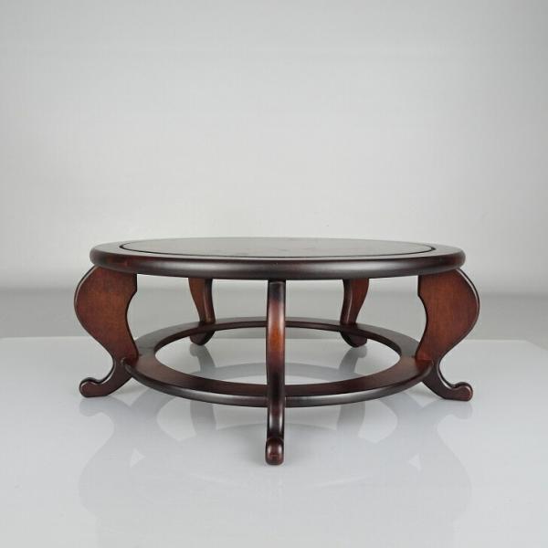 品名 　小品卓　花台 (卓台/飾卓)サイズ 　高さ　約 10.5センチ　　横幅　約 27.5センチ　奥行　約 27.5センチ商品状態 　中古品の為、画像に写っていない小さなヒビ、欠け、キズ、汚れなどある場合があります。注意点 　モニターの発...