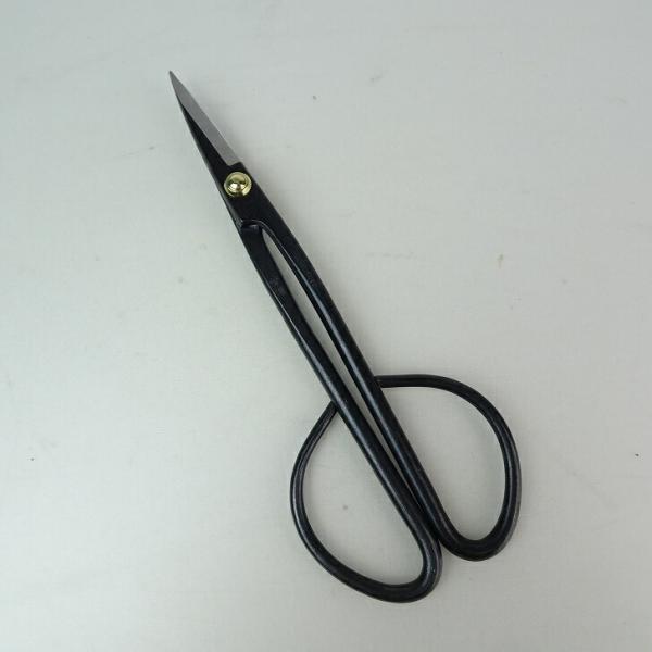 商品名 　小枝切鋏　剪定ばさみ（兼進）サイズ 　全長 　 約 17.5センチ　横幅 　 約 6.5センチ　刃渡り 約 4センチ