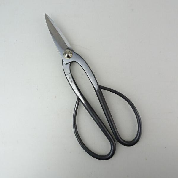 商品名 　小枝切鋏　剪定ばさみ（兼進）サイズ 　全長 　 約 19.5センチ　横幅 　 約 8センチ　刃渡り 約 5.2センチ