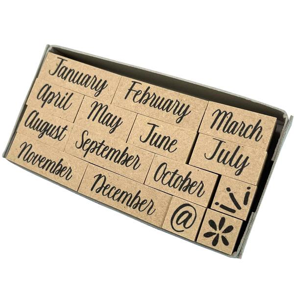 レタリング作家bechoriさんの手書き文字をスタンプにデザインしています。手書きだからこそ伝わるあたたかさや優しさの魅力を目一杯詰め込んだスタンプです。monthlyセットは、12か月の英語表記と記号3種が入っています。手帳の見出しやタイ...