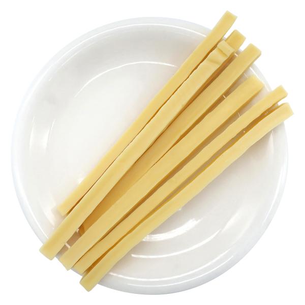 ポキポキと手で簡単に小さく出来るチーズのたおやつです。チーズは香りも高くワンちゃんの集中を高めたり、嗜好性も抜群です。トレーニングやご褒美に使いやすいです。【カロリー】540kcal/100g【原産国】日本【原材料】プロセスチーズ【内容量】...