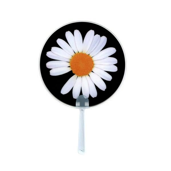 ■商品説明透明素材のミニうちわ軽くて持ち運びにも便利なミニサイズです。※素材の特性上、透明な部分に多少のスレがある場合があります。■サイズ直径：17.5cm全体：17.5 x 26.7 cm---ご注意! お読みください---  ●商品には...