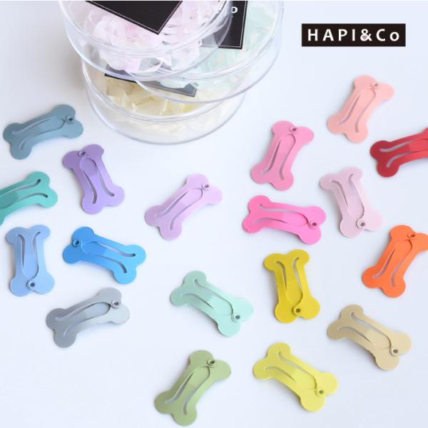 カラフルでシンプルな骨型デザインがかわいいパッチンピン。男の子も女の子もヘアアレンジを楽しめます♪透明の収納ケース付きなので持ち運びにも◎ヘアゴムの下準備不要で後れ毛にサッと着けるだけ！パッチンとしっかりとまるので外れにくい。普段使いからお...