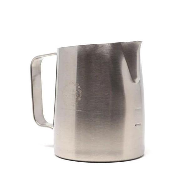IVY LKY × WPM Pitcher香港・WPM社の、IVY LKY（2016 New York Coffee Fest ラテアートチャンピオン）とのコラボモデルのミルクピッチャーです。500ccという通常より大きめの容量を採用。ピッ...