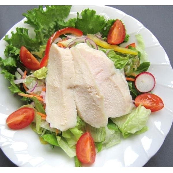 鶏肉　サラダチキン鶏むね肉をしっとり柔らかく仕上げた冷凍タイプのサラダチキンです。お好みの大きさにカットして和洋中の素材として幅広いメニューにご使用できます。健康メニューとしても最適です。