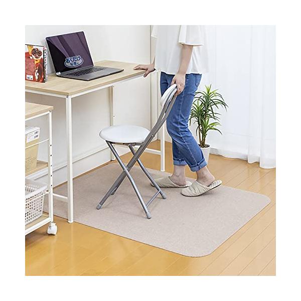 スクエア型・ベージュ 90×120cm KI-63・・Color:ベージュSize:90×120cmStyle:スクエア型・※畳やカーペットの上では吸着しません。無垢材を仕様した床、表面が傷んでいる床や老朽化した床には使用しないでください。...