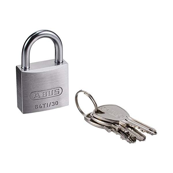 64TIシリーズ・シルバー 30KD 64TI・持てばわかる驚きの軽さ (br)長期間使用しても黒ずみが発生しない新素材の特殊アルミニウム合金「タイタリウム」使用(br)キー3本付