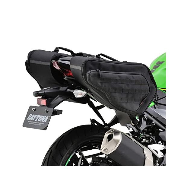 バイク用サイドバッグ・ブラック 32L(サイドバッグ) 98655・仕様1サドルバッグサポート(ステー)無しで簡単に装着できます・仕様2サドルバッグ側面には、小分け収納に便利なアウターポケット付き・仕様3サドルバッグ内側に凹みを設けることで...