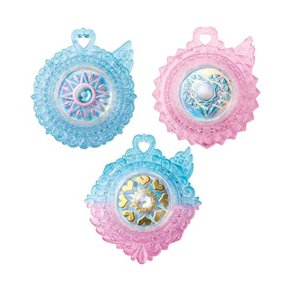 『ひろがるスカイプリキュア』より、 「スカイトーンセットスカイ＆プリズム」が登場・スカイトーンを別売りの「変身スカイミラージュ　キュアウィング＆キュアバタフライ」本体にセットすると 球体内で光のアニメーションがスタート・付属のスカイトーンを...