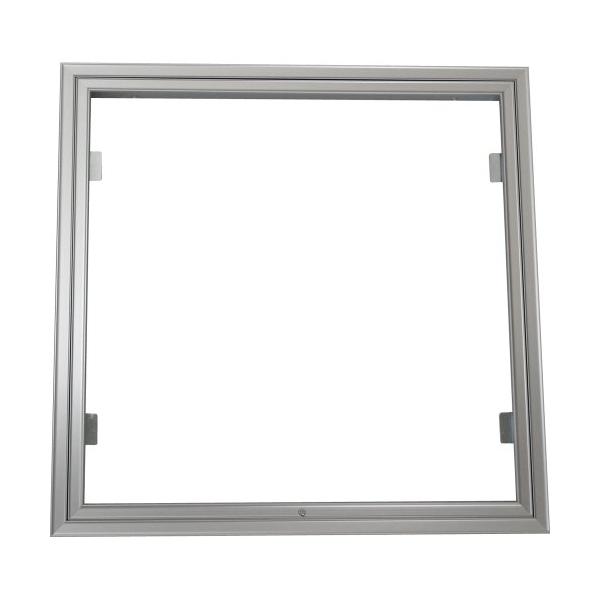 パッケージ個数:1・カラー: シルバー・●開口寸法: 600mm・●内枠ボード材切断寸法: 557mm・付属品: ボード押え ×4・●仕上: 内枠・外枠/陽極酸化皮膜、コインロック・ボード押え/電気亜鉛めっき、錠本体/クロムめっき