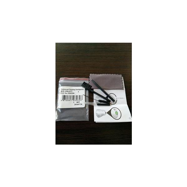 クリーニングツール　フォナック/phonak。補聴器電池を出し入れする際に使う便利なマグネット棒、補聴器音口部をそうじする為の掃除ブラシ等がセットになってます。各１個入り。他メーカーの補聴器にも使用できます。