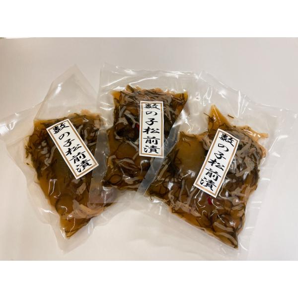 数の子が７０％入った松前漬けの１８０ｇが３袋入ったセットです。北海道　道南地方の郷土料理の松前漬に数の子を７０％加えた松前漬けです。昔ながらの製法で、ねばりが出るよう昆布に真昆布とがごめ昆布を使用し、増粘剤や保存料を使用していない手作りの松...