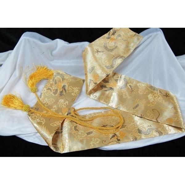 商品内容：刀袋と紐サイズ：(約) 全長132 cm、幅13cm、紐147cm色：金素材：絹艶やかで手触りもよく、高級感があります。こちらの商品はお値段の割にはクオリティが高く好評な一品です♪