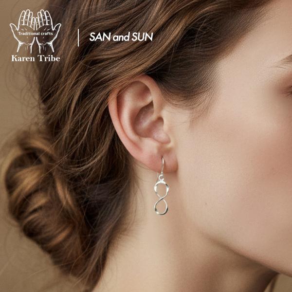 ■商品説明 INFINITY EARRINGSインフィニティモチーフのフックピアスです。■カレンシルバーについて タイの山岳民族・カレン族が手作りする高純度シルバー（純度95%以上）。 シルバー925よりも純度が高いため、独特の柔らかな質感...