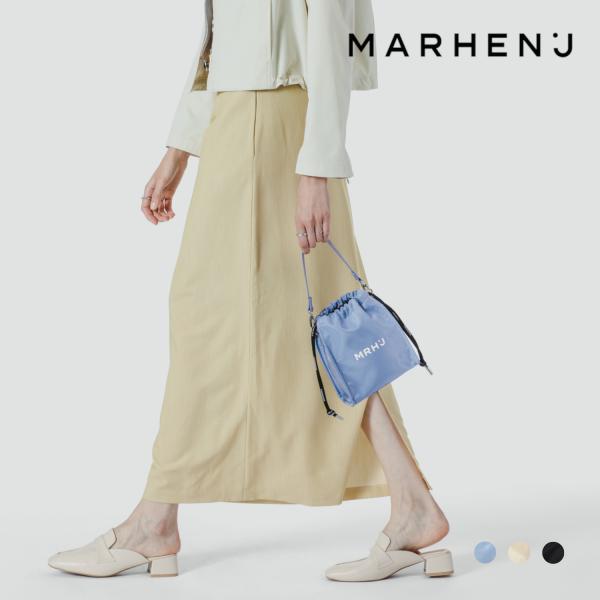 【サイズ】W16×H20×D7.5cm【仕様】・メインは巾着開閉・フロントにロゴ・ショルダーストラップ×2（短いものと長いもの）・内側にオープンポケット×1【素材】表地：リサイクルナイロン100％【生産国】韓国/made in Korea【...