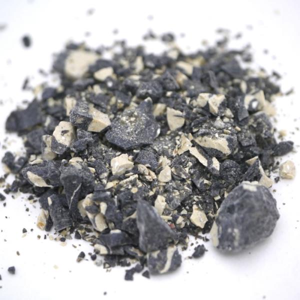 【ポスト投函配送選択可能です/6箱毎に送料1通分が掛かります】ベンゾインのレジンは、安息香樹の樹脂が金色に結晶化したもので、ムスクやバニラのような甘く豊かな香で、香水や化粧品にも加えられたりしています。熱しますと元の液状になりますのでお取り...