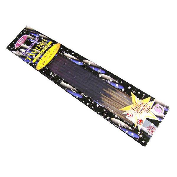 【ポスト投函便配送送料３箱まで195円！】何とこのお香は2種類の香りが楽しめる2つの香りが合体したマサラスティック香です。最初は甘めのチャンダン風の香りで、徐々に強めの樹脂系の香りに移行して行きます。なかなか面白いお香です！長さ：約23ｃｍ...