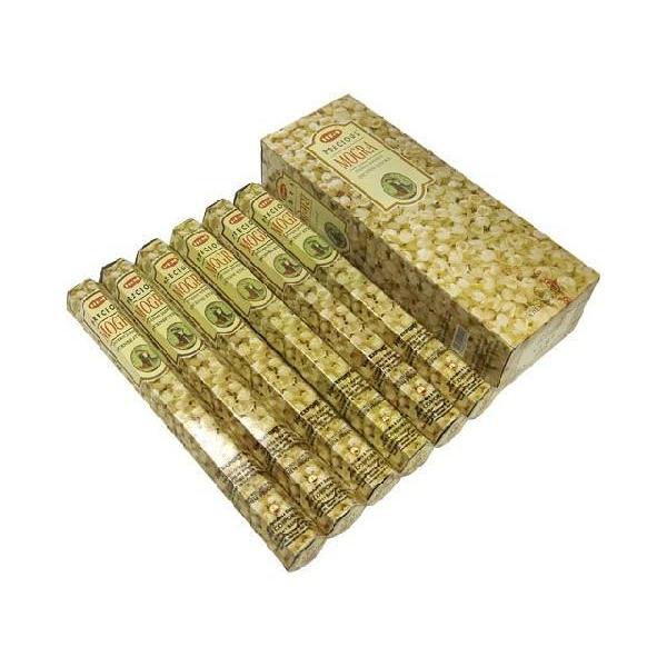 HEMのモグラ香です。インディアンジャスミンの香りストレス解消や、精神安定にどうぞ！人気のお香です。★こちらのお香は同じ香りの6箱セットです！★長さ：約24ｃｍ内容量：約20本×6箱生産国：インド※こちらの商品のみ送料無料となります。同時に...