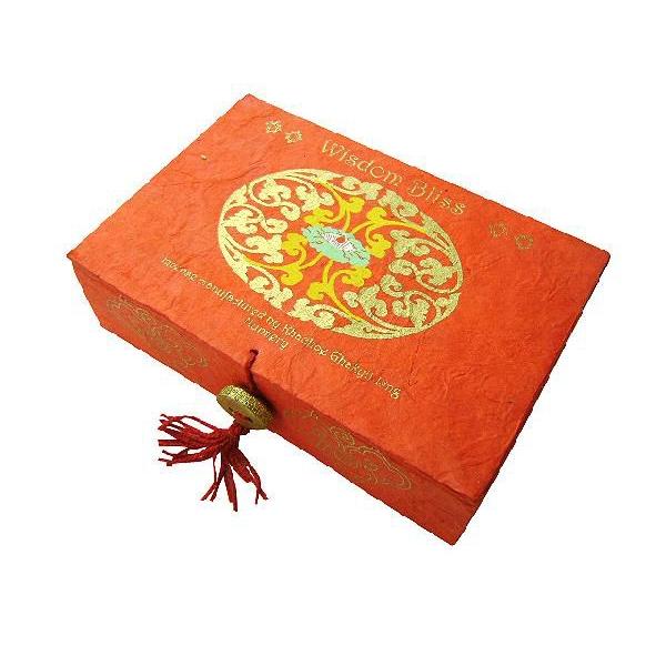 カトマンズ郊外の小高い山の上にあるコパンアニゴンパ（カチェガキリン）でヒマラヤの4000ｍに自生するハーブなどを使い、オールナチュラル＆オールハンドメイドで作られているチベタンインセンスです。ケミカル成分は一切使用しておりませんので体にも優...