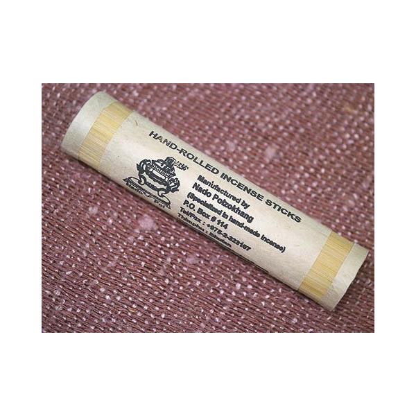 【こちらの商品はネコポス便不可商品となります。】オールナチュラル＆オールハンドメイドで作られているブータンインセンスです。ケミカル成分は一切使用しておりませんので体にも優しいお香です。※芯が無い分本来のお香の純粋な香りがお楽しみ頂けます。 ...