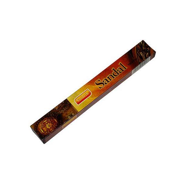 甘めのサンダルの香りでショートスティックのマサラ香です。 長さ：約15.5ｃｍ内容量：約8本生産国：インド※税込み6,480円以上のお買い上げで送料無料です。（沖縄地区は1440円となります。）