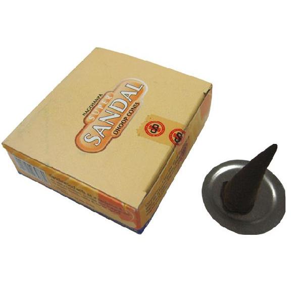 【ポスト投函配送選択可能です/6箱毎に送料1通分が掛かります】スーパーサンダル香です。やわらかい白檀の香り。若干ナグチャンパの香りもするような...................。でも心地よい甘い香りです。コーンタイプは煙の量が多いので、...