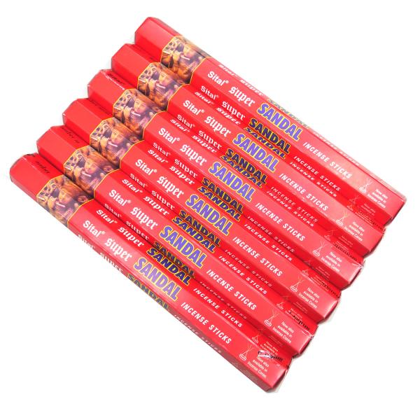 SITAL（シタル）のスーパーサンダル香です。スーパーというだけあって、とても濃い白檀の香りです。1本焚けば気分はインドの寺院!!★こちらのお香は同じ香りの6箱セットです！★長さ：約24ｃｍ内容量：20g約10-13本×6箱生産国：インド※...