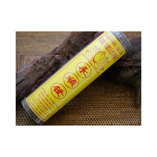 【こちらの商品はネコポス便不可商品となります。】高級沈香を使い香り高く仕上げたお香です。こちらの沈香は漢方系はなく、落ち着いた沈香の香りです。現在、漢字表記の物、ベトナム語表記の物の2種類がありますが中身は全く同じですのでご了承下さい。生産...