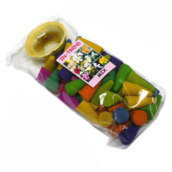 コーンのお香数種類に小さな陶器製の香皿が付いたセットです。こちらはタイのお香で、インド香とはまた違い、フレグランス系のとても良い香りです。是非一度お試し下さい。 内容量：香皿1個(写真とは変わります)、コーン香約45個くらい生産国：タイ※ポ...