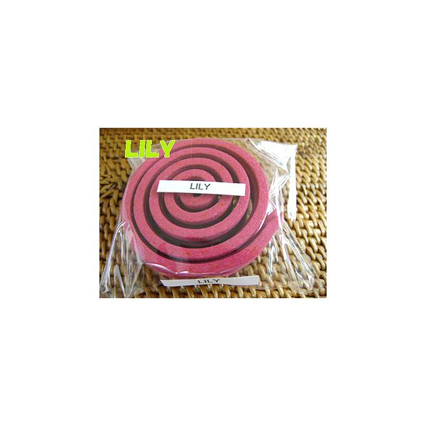 香りは、全部で32種類、フレグランス系のとても良い香りです。香りは【LILY】で、柔らかなユリの花の香りです。※お香自体のカラーが変更になる場合がございますのでご了承下さい。 こちらのお香はネコポス便配送でお送りできますが、折れてしまう可能...