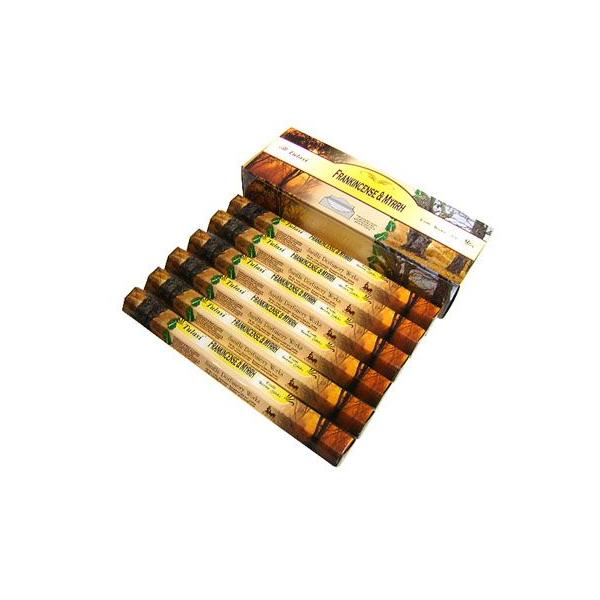 フランキンセンスとミルラのミックスで、甘く濃厚な香りです。★こちらのお香は同じ香りの6箱セットです！★長さ：約24ｃｍ内容量：約20本×6箱生産国：インド※こちらの商品のみ送料無料となります。同時に送料無料商品以外をご購入の場合はご購入時に...