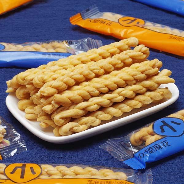 小麦粉に卵と砂糖を加え一つずつ編みこむように揚げた中国の伝統的な菓子♪素朴な味で美味しい商品入荷によってパーケージが変わることもあります、予めご了承ください。【内容量】250g【原産地】中国【賞味期限】　枠外に記載【保存方法】　直射日光を避...