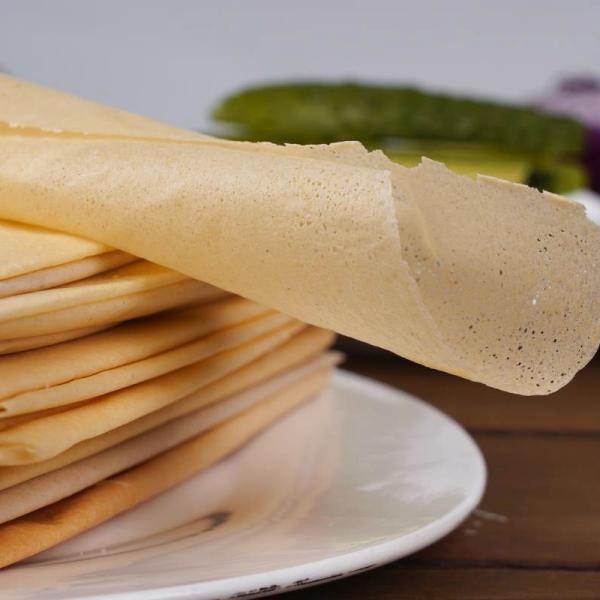 中国産あわ風味クレープです。開封後はそのまま食べてもいいですし、味噌をつけて、長ネギ、ソーセージ、炒めものなどを巻いてお召し上がりください。【内容量】220g【賞味期限】　枠外に記載【配送形態・送料】宅急便 全国一律660円　4,000円以...