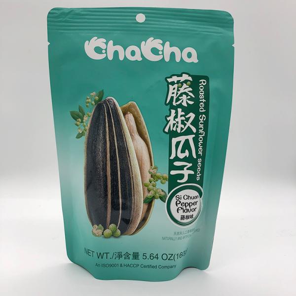 チャチャひまわりの種 　栄養補給 健康中華食材　ゆで上げ済皮を剥いてお召し上がりください。商品パーケージに食べ方を書いておりますので、どうぞご参考ください。商品入荷によって、パーケッジが変わることもあります。予めご了承ください。【品名】　ひ...