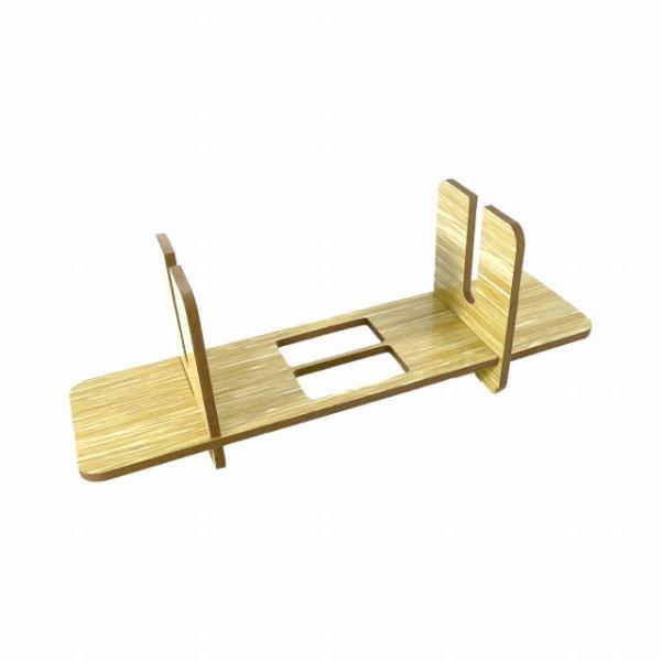 ディスプレイ用に和風な組み立て式の木製扇子立て、扇子スタンドです。画像のように、切り込み部に挟み込むだけの簡単な組立です。組み立てた後は扇子をくぼみに掛けて置いて下さい。木製ですのでとても素敵でおしゃれな和の雰囲気になります。和室やお店の風...