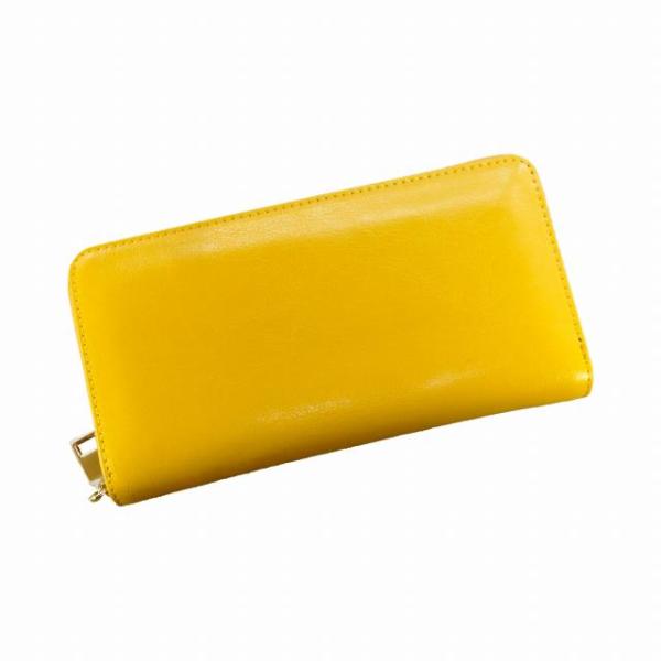 開運、金運の象徴の黄色い長財布です。沢山収納が出来る高品質のラウンドファスナー式長財布です。小銭入れもファスナー式です。カードもするするっと出し入れ出来ます。ロゴのない状態での工場蔵出し品のため、専用パッケージが無くコスパの高い財布となって...