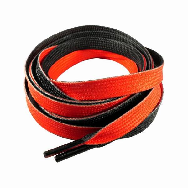 リバーシブルの平紐タイプの靴ひも、くつひも、シューレースです。おしゃれ度がアップします。色は赤、黒です。ミックスして結ぶ事が出来ますし、単色で結ぶ事も出来ます。結び方によって、カラーバランスをいろいろ楽しめます。お気に入りのスニーカーの靴紐...