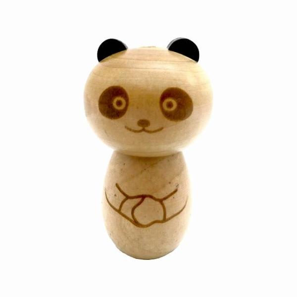 木製で出来たかわいい爪楊枝入れです。爪楊枝が最大37本収納できます。食卓がほっこり癒し状態になります。上品そうな可愛いパンダちゃんです。尖った方を上向きにして入れると、楊枝ケースの頭から楊枝を１本取り出すことが出来ます。収納している本数が少...