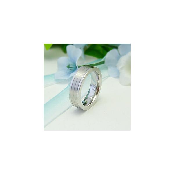 ■商品詳細キレイメ・シンプルなちょっと大人目リング。スマートなデザインなので、ビジネスシーンでも好印象！もちろんデイリーのお洒落に取り入れてもGOOD！ ■商品仕様◆使用素材：ステンレススチール（つや消し部有）◆サイズ：7号〜15号◆リング...