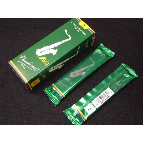 正規輸入品・新品です。バンドレンリードのバラ売りです。JAVA・テナーSAX用・サイズ32枚組での出品です。1983年にバンドレン社がジャズとポピュラー音楽用に開発したリードです。トラディショナルより先端部が厚く、パレットがより柔軟なので、...