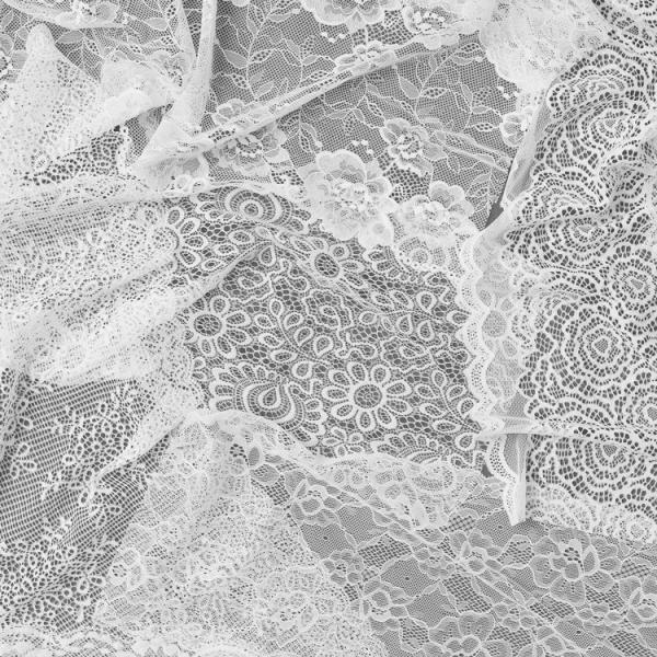 商品詳細商品名 ラッセルレースハギレ詰め合わせ福袋品番 35410uv48001特長 ラッセルレースのハギレが10枚入った福袋です。ポーチなど小物のワンポイント、服のリメイクなどにお使いいただけます。水洗いOK。サイズ 長さ約60cm、巾約...